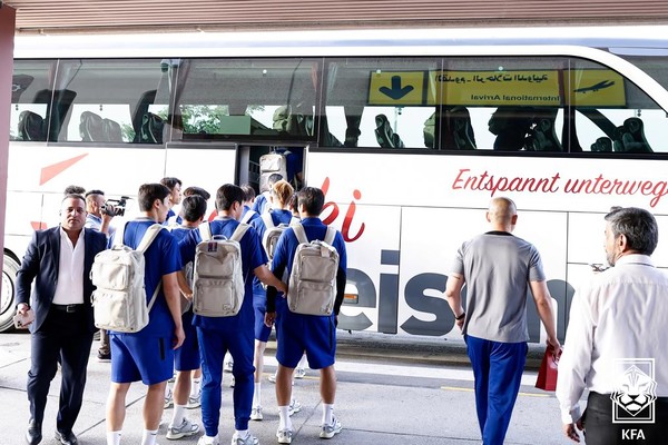 드디어 이라크 도착한 홍명보호, 방탄버스·현지 경찰 호위 하 안전히 숙소 도착…‘중동 4인방’ 따뜻한 마중