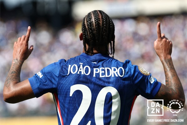 [리뷰] '파머 2골 1도움' 첼시, PSG에 3-0 완승 '세계 챔피언' 클럽 월드컵 우승…이강인 결장·네베스 퇴장으로 PSG 자멸