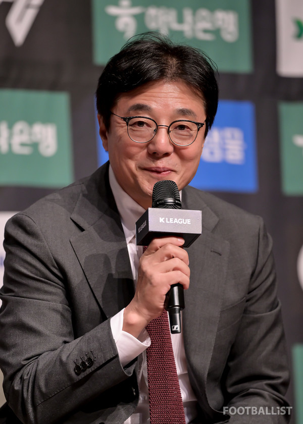 “대전 왜 온 겨, 빵 사러 온 겨?” 황선홍 감독, 대전 제외 K리그 팬들 속 뒤집는 ‘그 문구’ 외친 사연 [파이널 미디어데이]